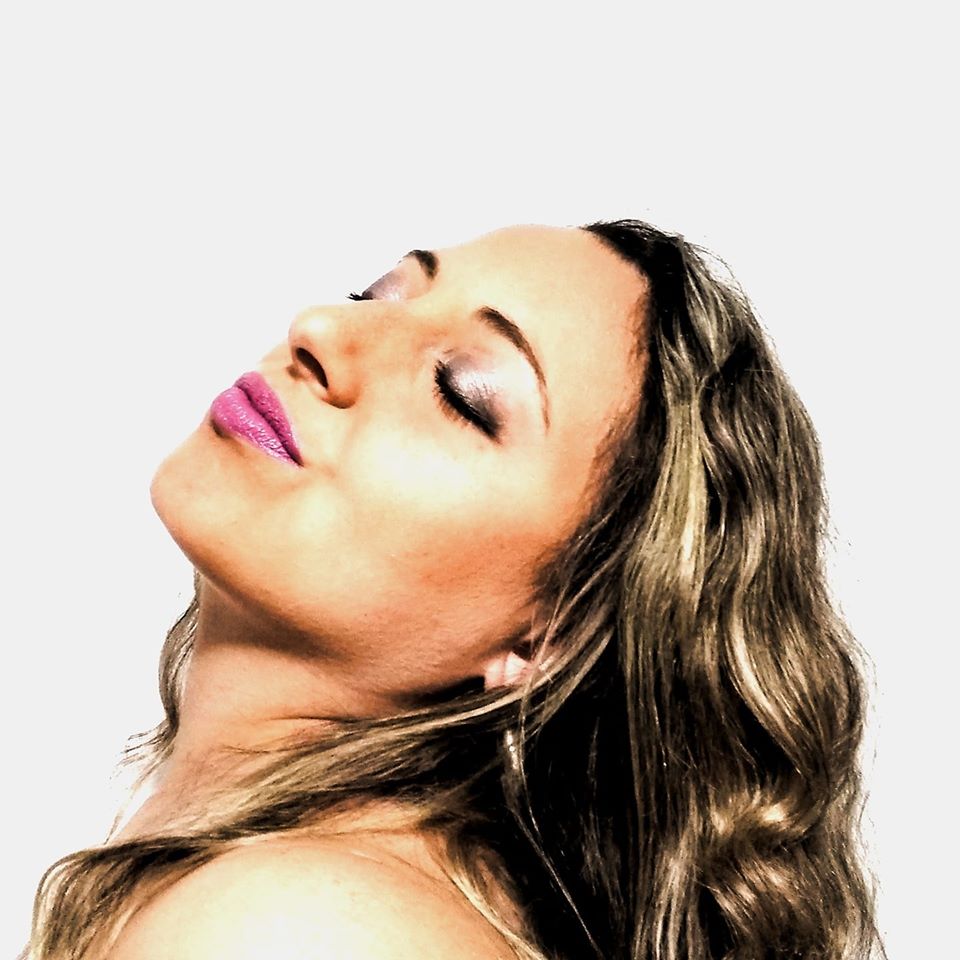 Renata Peres ressignifica o conceito de musa em single de estreia ...